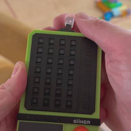 GiiKER Super Decoder – The Ultimate Code-Breaking Game! – Smarter Objects